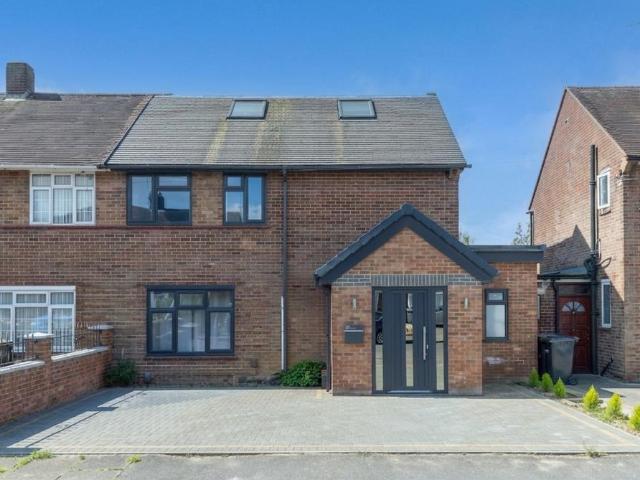 5 bedroom semi detached house for sale