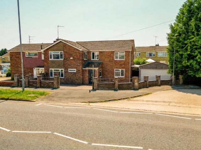 5 bedroom semi detached house for sale