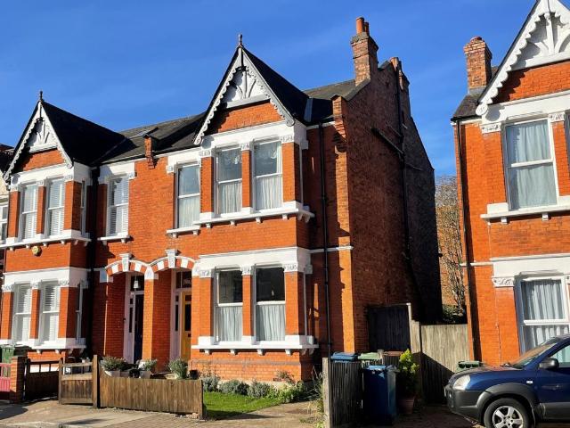 5 bedroom semi detached house for sale