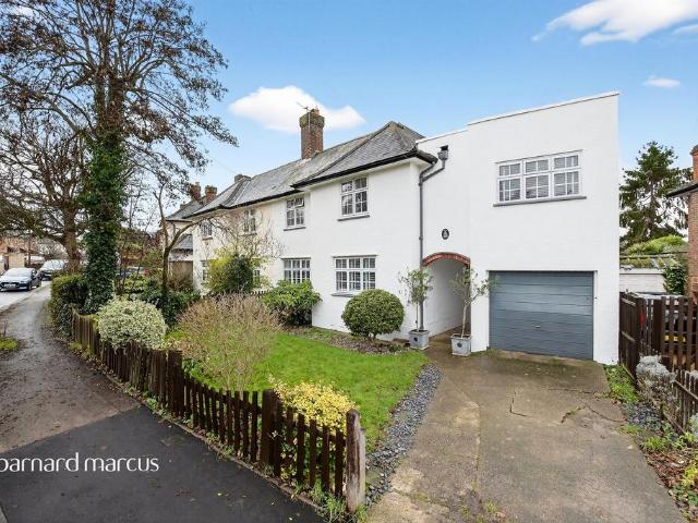 5 bedroom semi detached house for sale