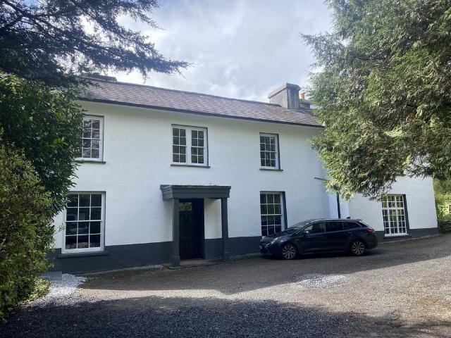 5 bedroom semi detached house for sale