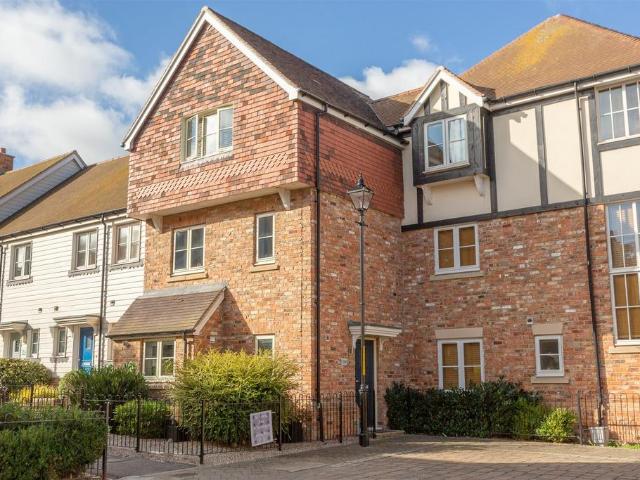 5 bedroom semi detached house for sale
