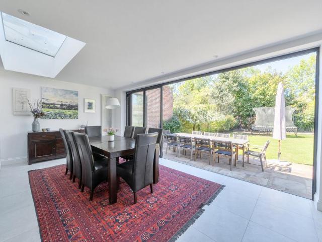 5 bedroom semi detached house for sale