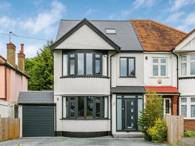5 bedroom semi detached house for sale