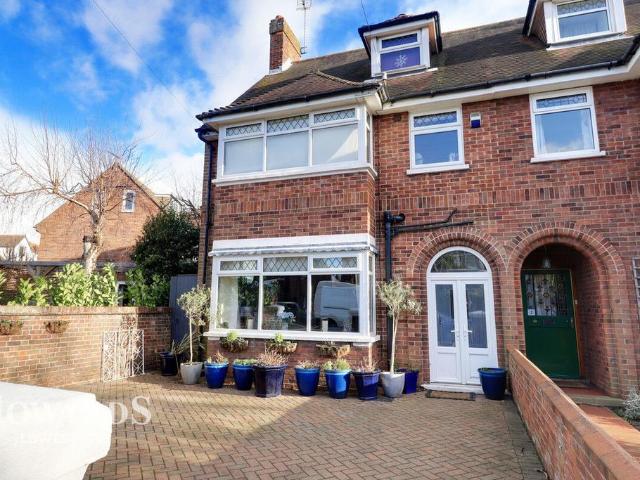 5 bedroom semi detached house for sale
