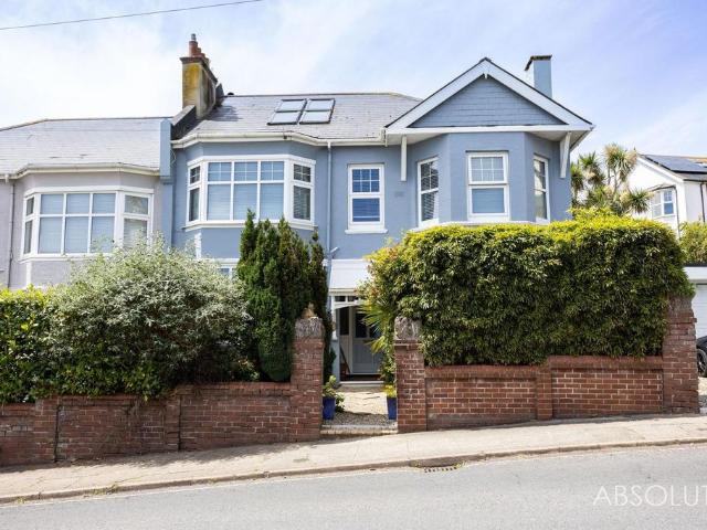 5 bedroom semi detached house for sale
