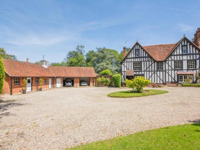 5 bedroom semi detached house for sale