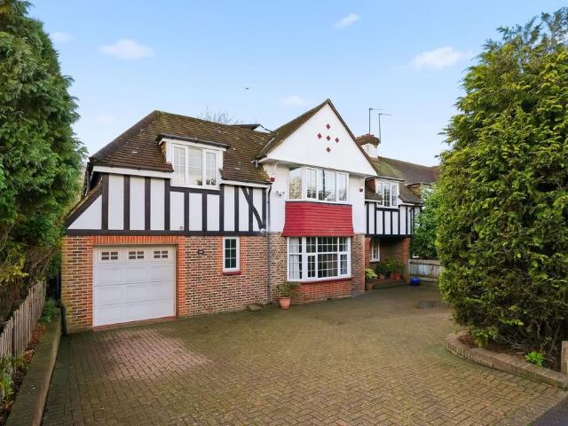 5 bedroom semi detached house for sale