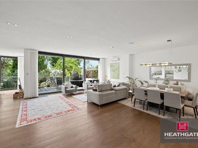 5 bedroom semi detached house for sale