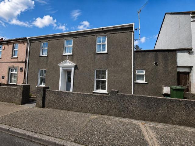 5 bedroom semi detached house for sale