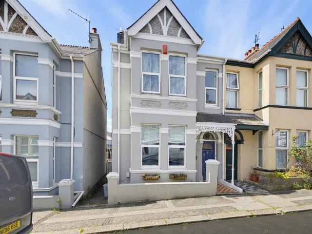 5 bedroom semi detached house for sale