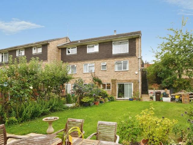 5 bedroom semi detached house for sale