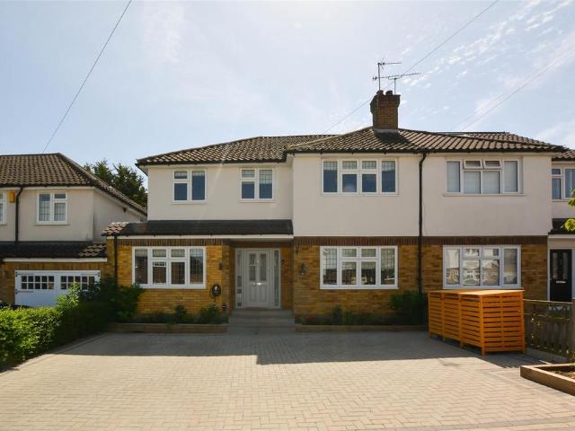 5 bedroom semi detached house for sale