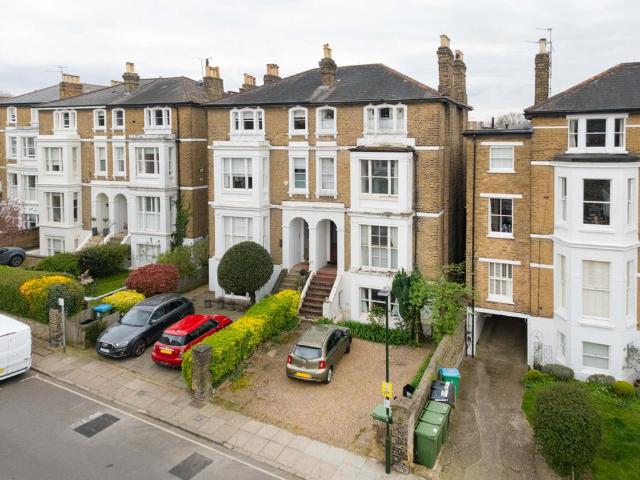 5 bedroom semi detached house for sale