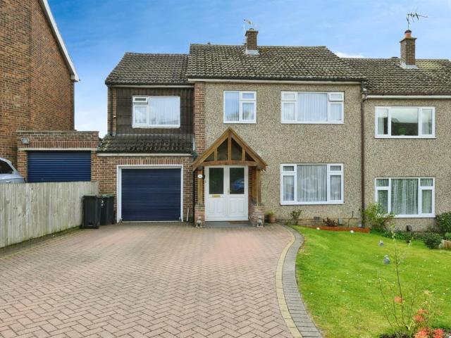5 bedroom semi detached house for sale