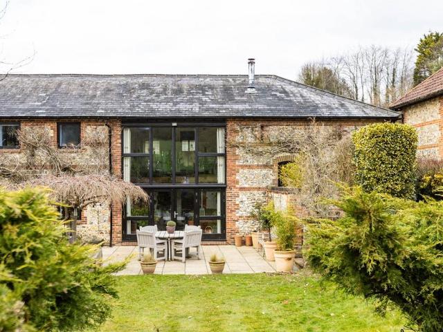 5 bedroom semi detached house for sale