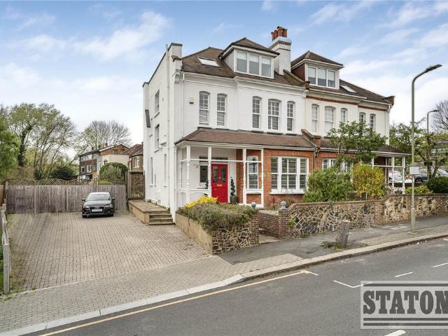 5 bedroom semi detached house for sale