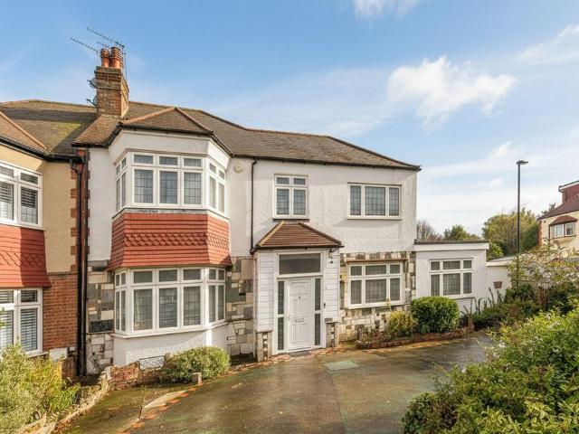 5 bedroom semi detached house for sale