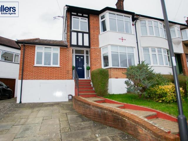 5 bedroom semi detached house for sale