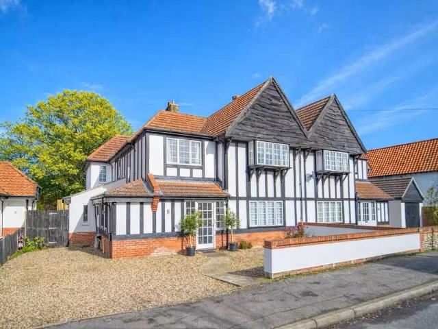 5 bedroom semi detached house for sale