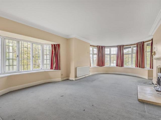 5 bedroom semi detached house for sale