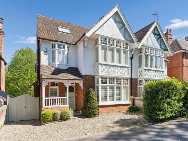 5 bedroom semi detached house for sale