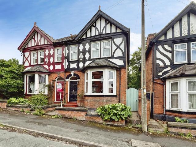 5 bedroom semi detached house for sale