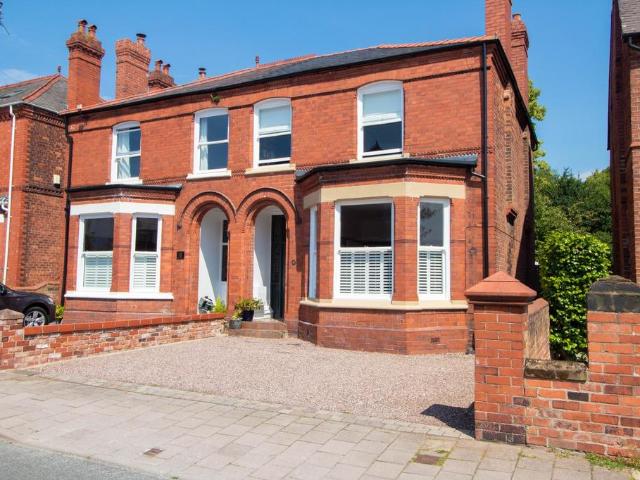 5 bedroom semi detached house for sale