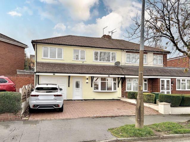 5 bedroom semi detached house for sale