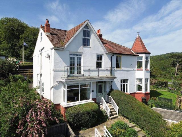 5 bedroom semi detached house for sale