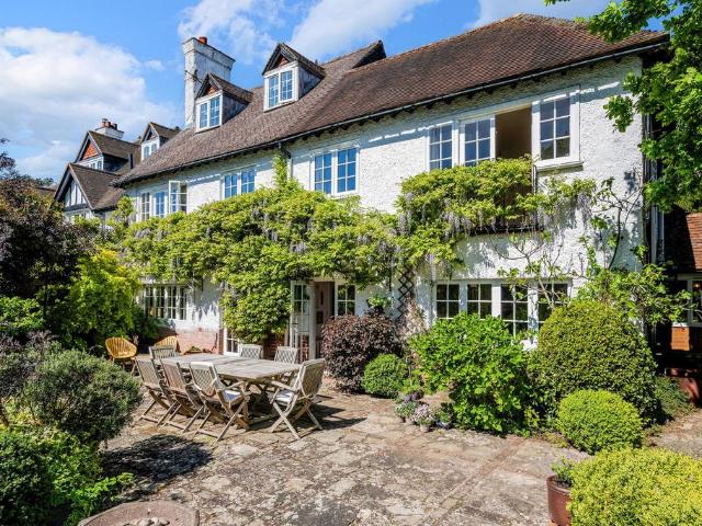 5 bedroom semi detached house for sale