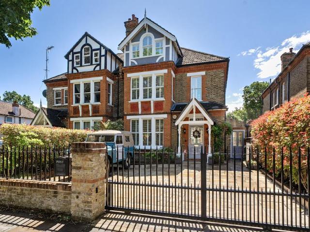 5 bedroom semi detached house for sale