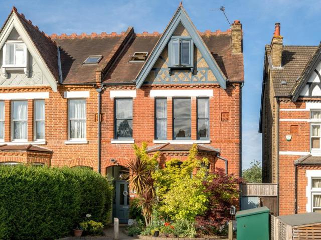 5 bedroom semi detached house for sale