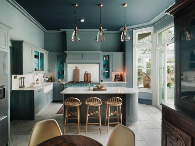 5 bedroom semi detached house for sale