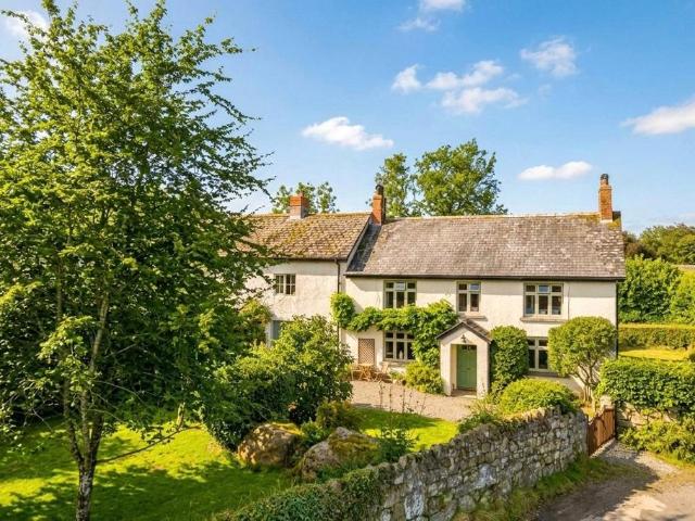 5 bedroom semi detached house for sale