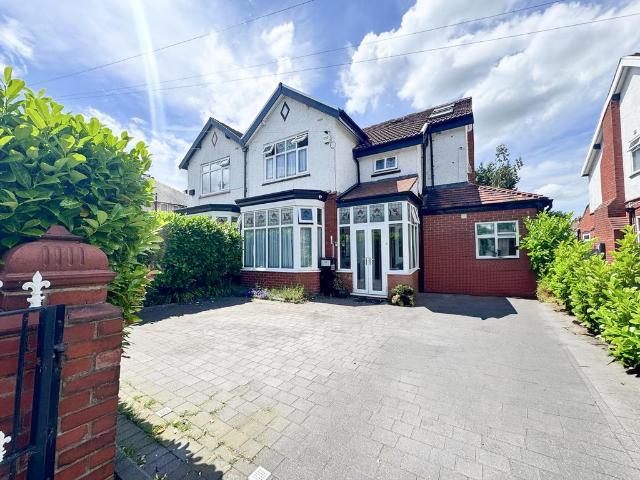 5 bedroom semi detached house for sale