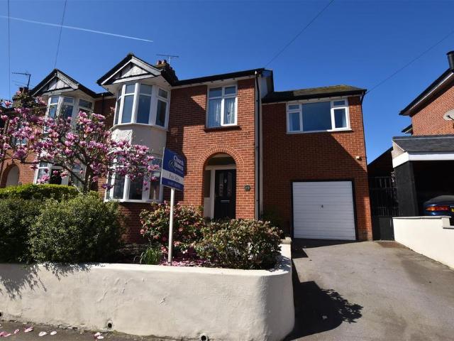 5 bedroom semi detached house for sale