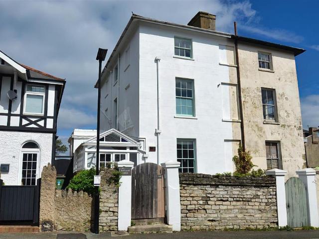 5 bedroom semi detached house for sale