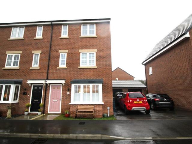 5 bedroom semi detached house for sale
