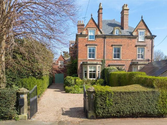 5 bedroom semi detached house for sale