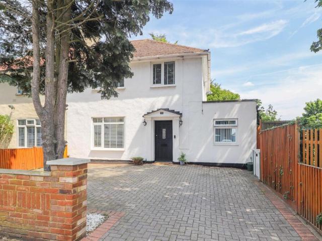 5 bedroom semi detached house for sale