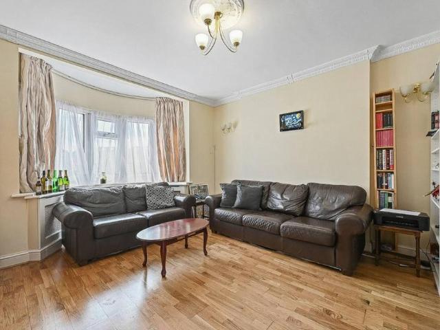 5 bedroom semi detached house for sale