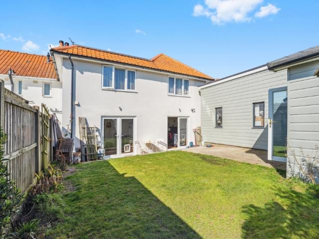 5 bedroom semi detached house for sale