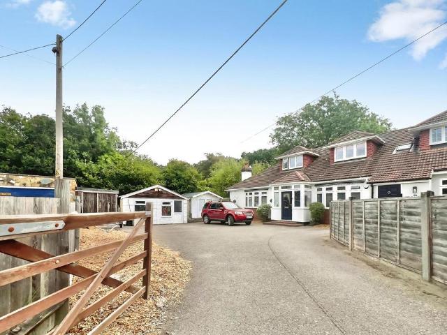 5 bedroom semi detached house for sale