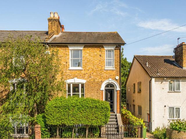 5 bedroom semi detached house for sale