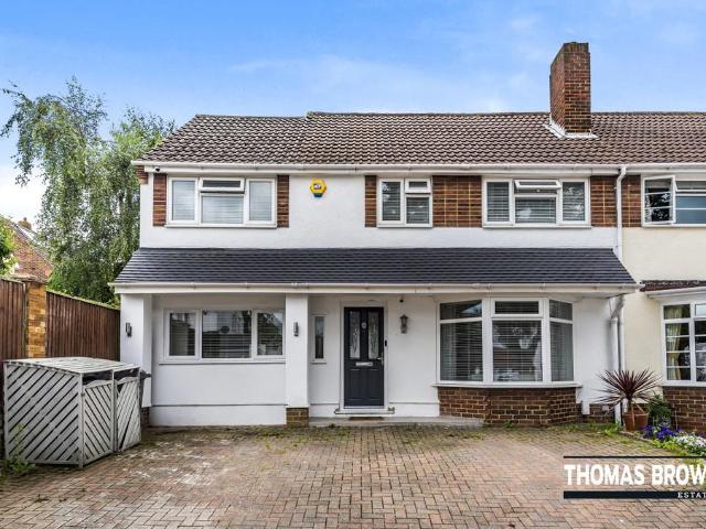 5 bedroom semi detached house for sale