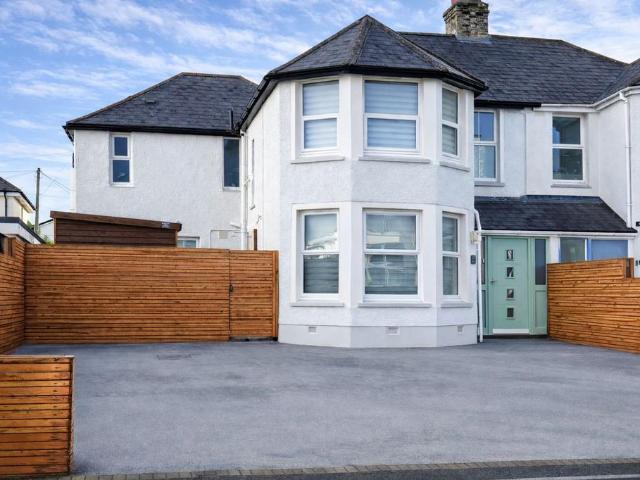 5 bedroom semi detached house for sale