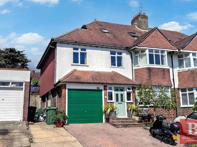 5 bedroom semi detached house for sale