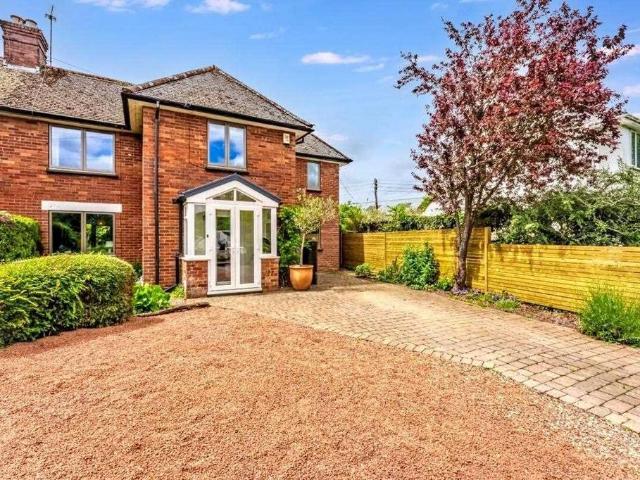 5 bedroom semi detached house for sale