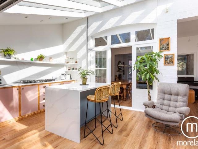 5 bedroom semi detached house for sale